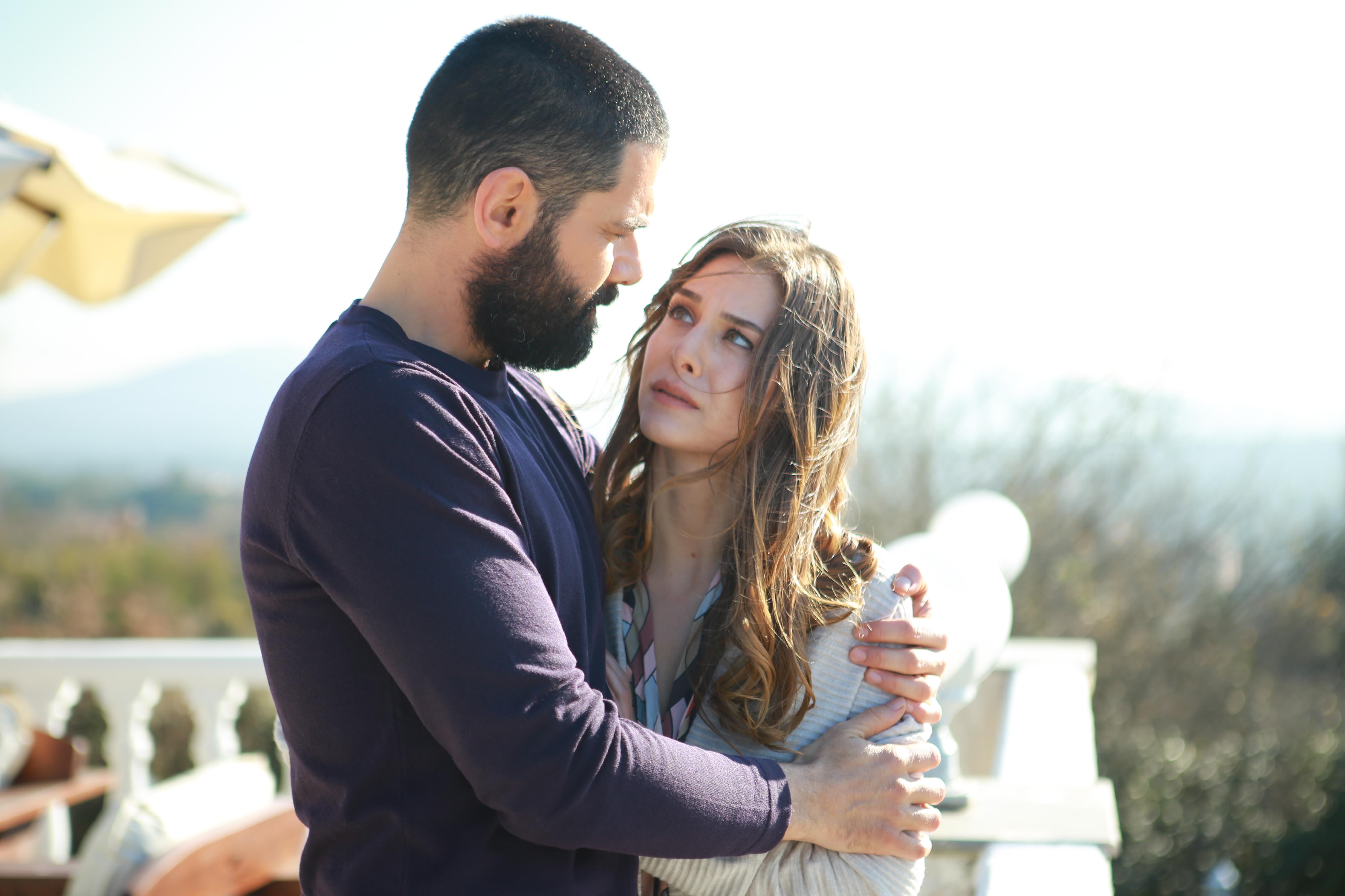 Ezgi Asaroglu, protagonista din "Bahar: Viață furată" (Kanal D), a ...