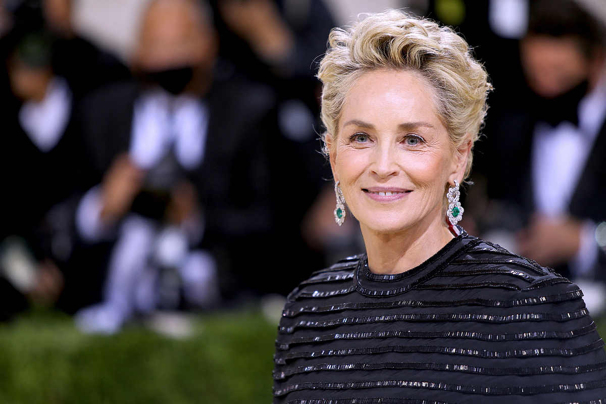 Sharon Stone a recreat celebra scenă din „Basic Instinct”. Cum s-a ...