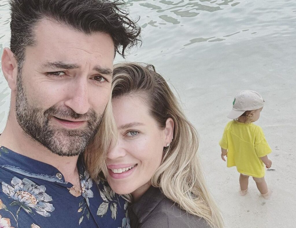 Imagini adorabile cu Josephine, fiica lui Smiley și a Ginei Pistol ...