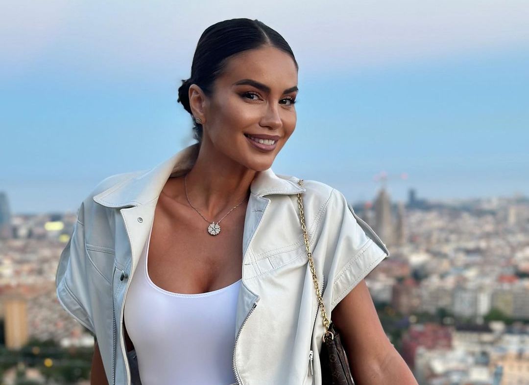 Geanina Ilieș, primele imagini la pupitrul Ştirile Antena Stars. Când ...