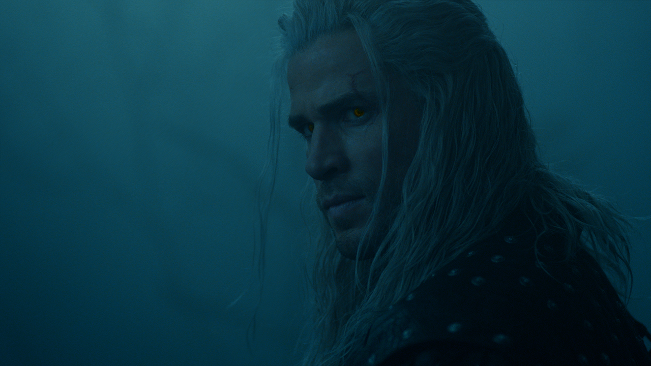Primele imagini cu Liam Hemsworth în rolul lui Geralt din Rivia, din ...