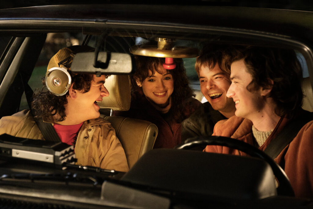 Primele imagini din „Stranger Things: Volumul 1”. Netflix a dezvăluit ...